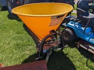 SOLD - Frontier SS3067B Broadcast Spreader Other Equipment | Tractor Zoom