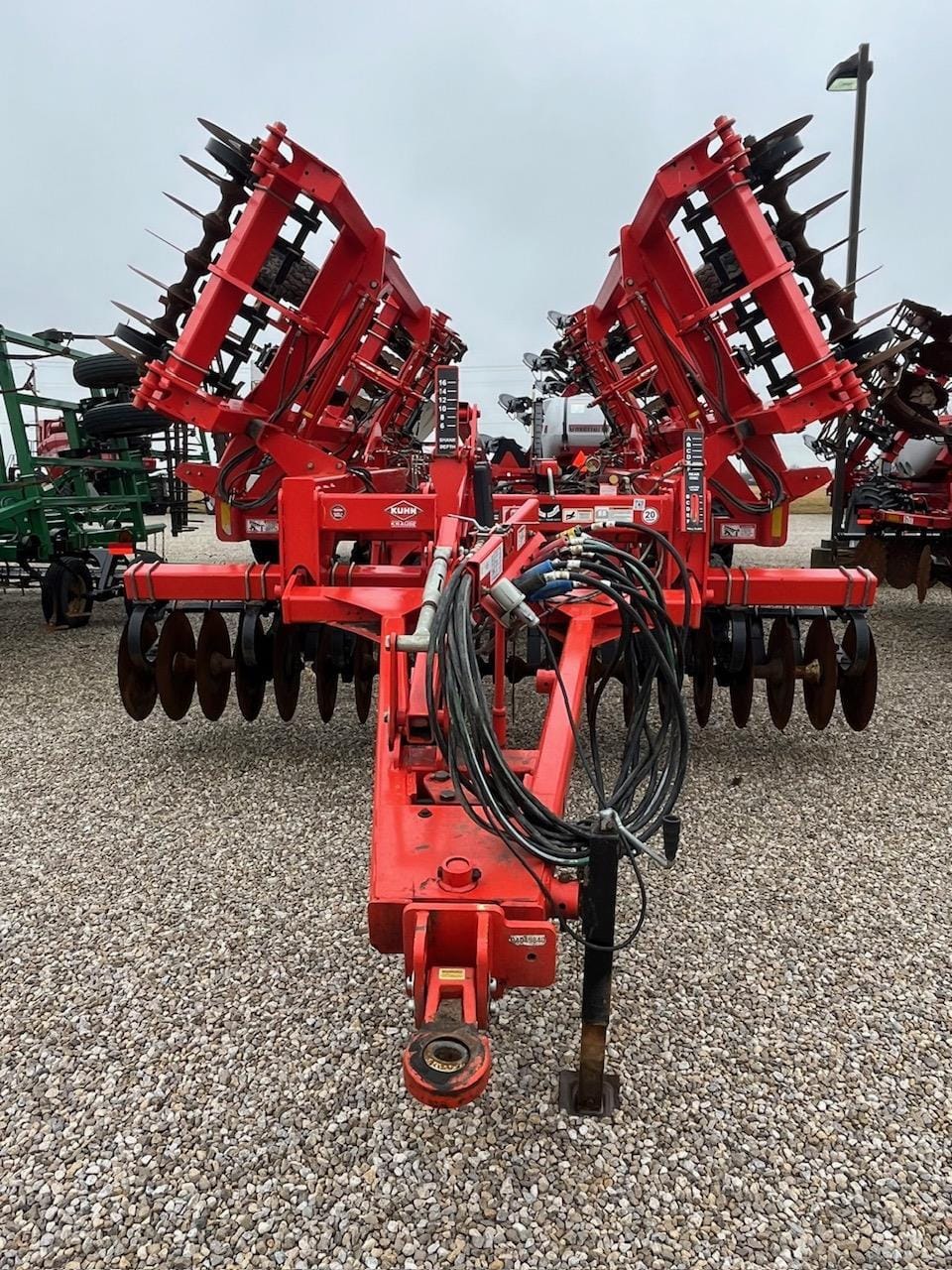 SOLD - Kuhn Krause 4860 Lot No. 53 Tillage with 11 Shanks | Tractor Zoom