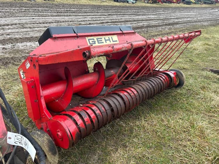 Gehl 1060 Harvesting Forage Harvesters - Pull Type for Sale | Tractor Zoom