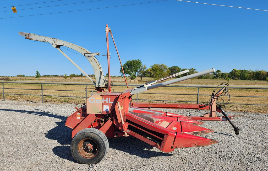 SOLD - Gehl 1065 Harvesting | Tractor Zoom