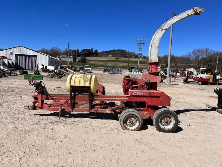 Gehl 1065 Harvesting Forage Harvesters - Pull Type for Sale | Tractor Zoom