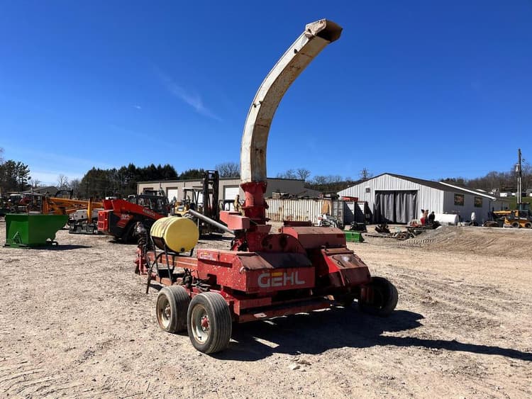 Gehl 1065 Harvesting Forage Harvesters - Pull Type for Sale | Tractor Zoom