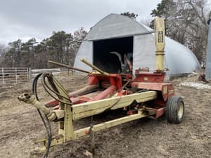 SOLD - GEHL 1200 Harvesting | Tractor Zoom