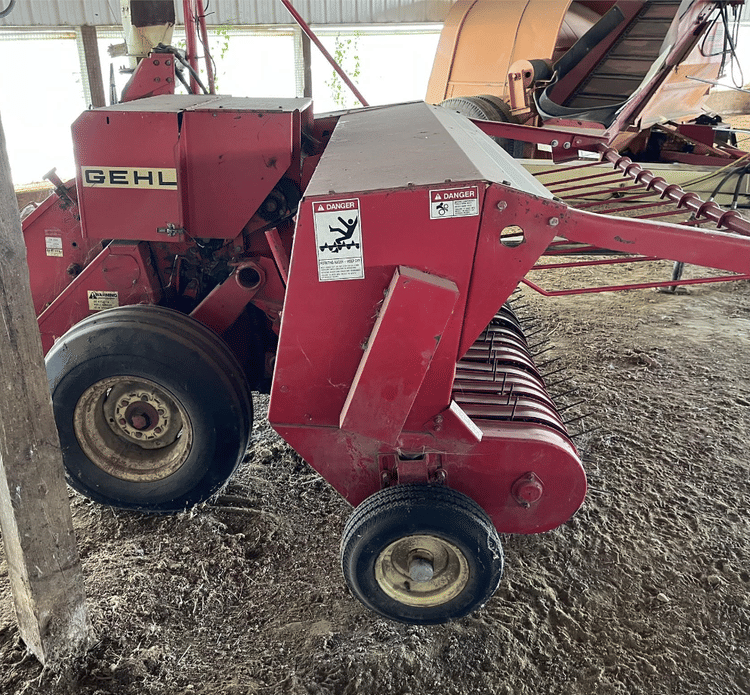 Gehl 1200 Harvesting Forage Harvesters - Pull Type for Sale | Tractor Zoom