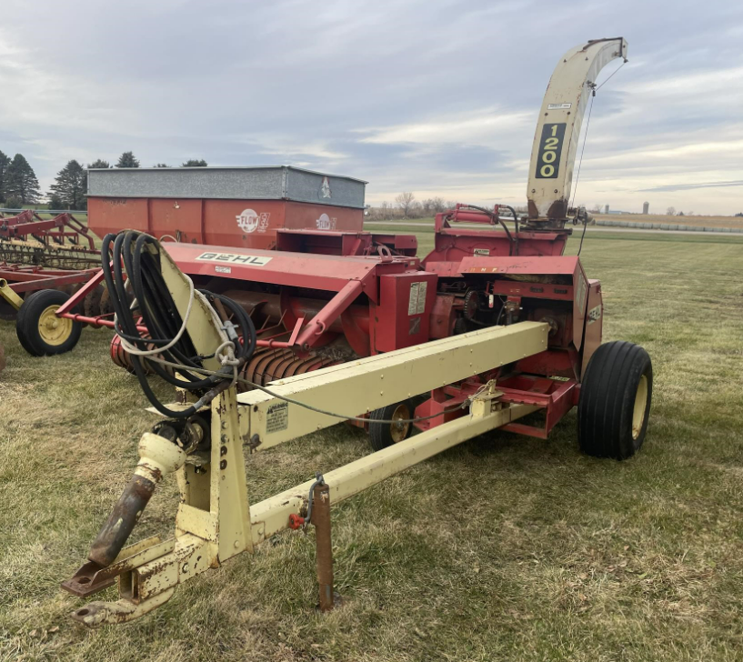 SOLD - Gehl 1200 Harvesting | Tractor Zoom