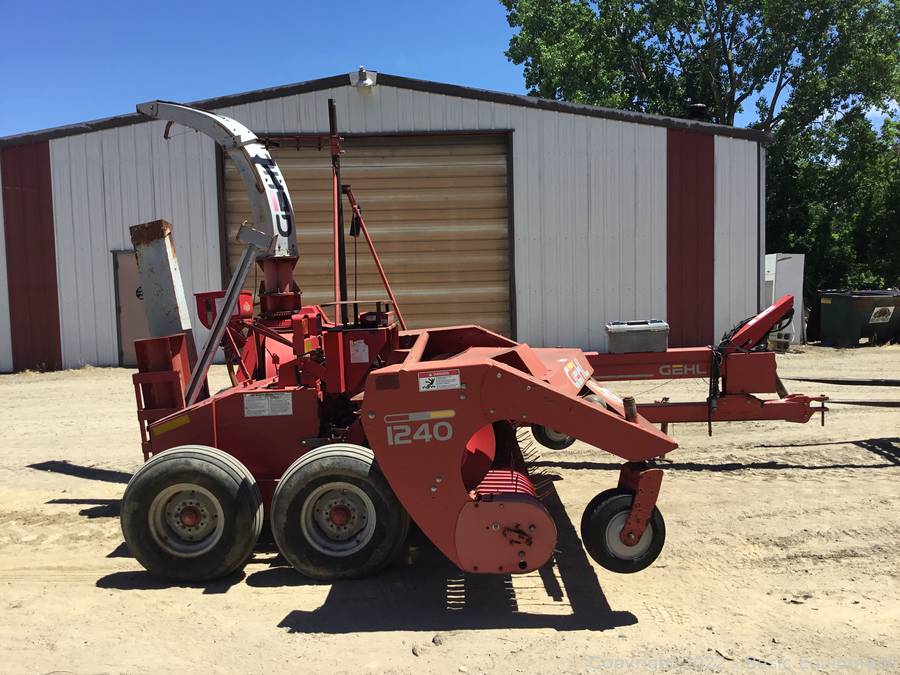 SOLD - Gehl 1285 Harvesting | Tractor Zoom