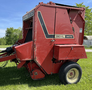 SOLD - Gehl 1470 Hay and Forage with --- Bales | Tractor Zoom