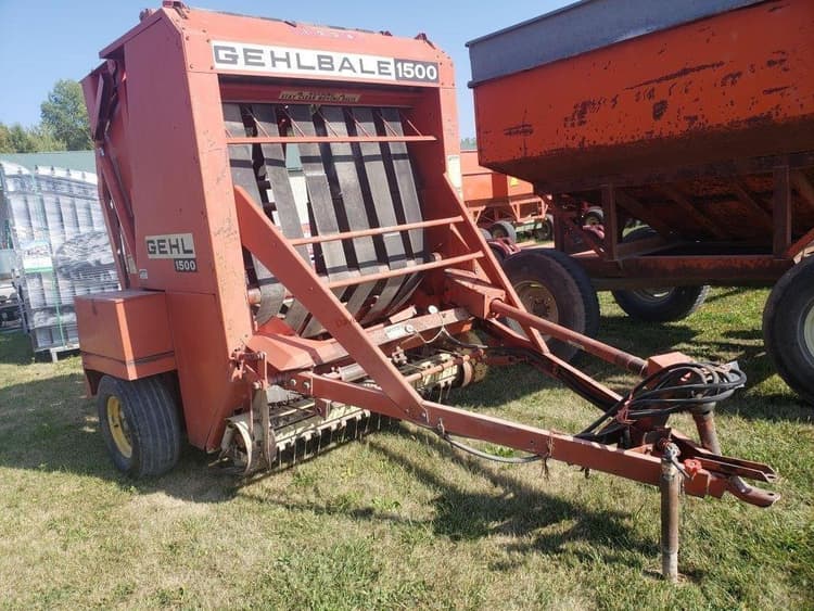 SOLD - Gehl 1500 Hay and Forage Balers - Round | Tractor Zoom