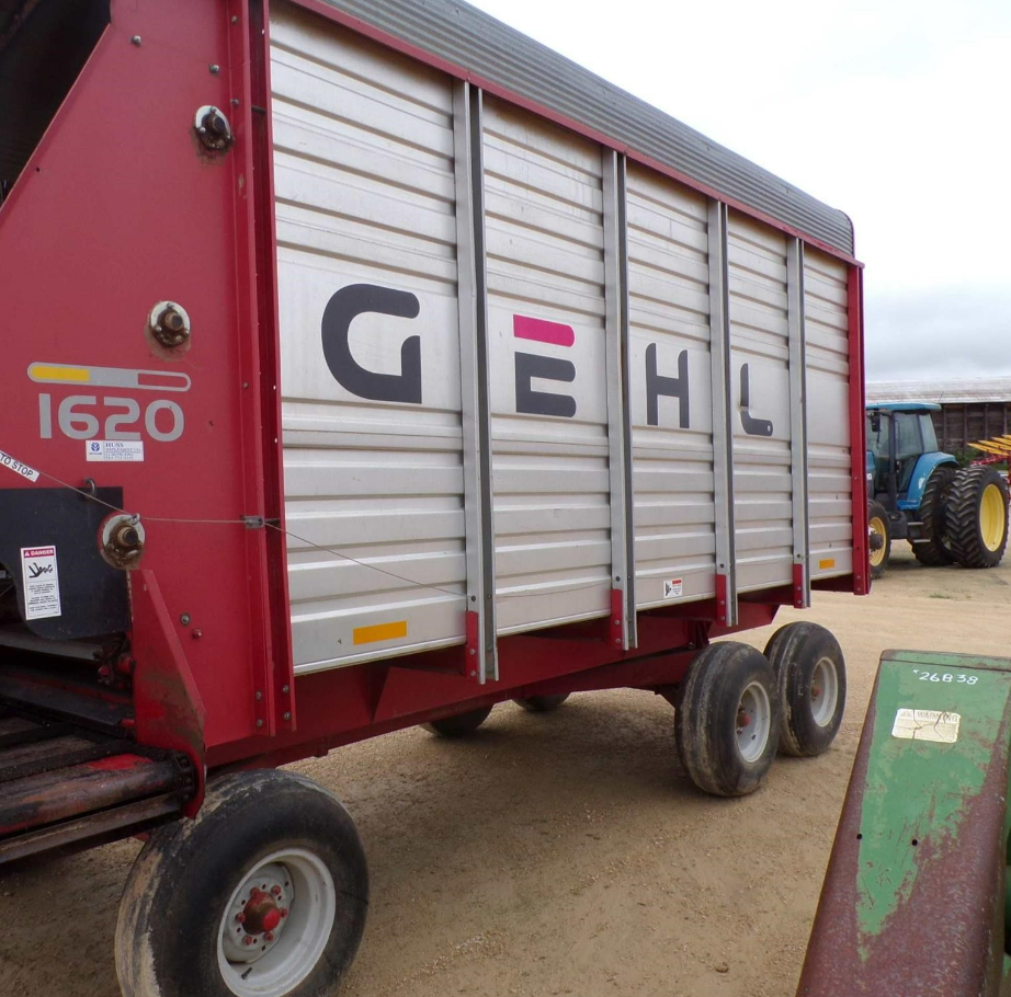 Gehl 1620 Harvesting Forage Wagons for Sale | Tractor Zoom