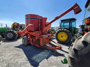 SOLD - Gehl 170 Grinder Mixer 'Scales head in the Office' Hay and ...