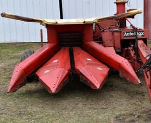 SOLD - Gehl 3 Row 30" Corn Head Harvesting | Tractor Zoom