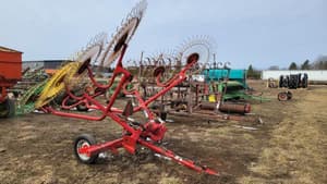 SOLD - Gehl 420 Lot No. 2235 Hay and Forage | Tractor Zoom