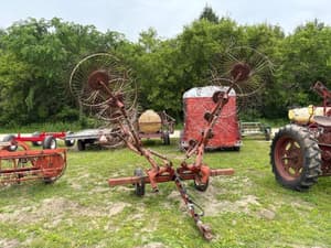 SOLD - Gehl 420 Lot No. 138 Hay and Forage | Tractor Zoom