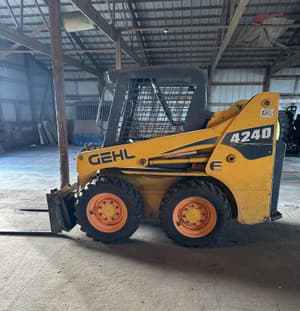 SOLD - Gehl 4240 Construction with --- Hrs | Tractor Zoom