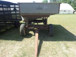 SOLD - Gehl 450 Gravity Wagon Harvesting | Tractor Zoom