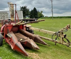 SOLD - Gehl 800 Lot No. 1148247 Harvesting | Tractor Zoom