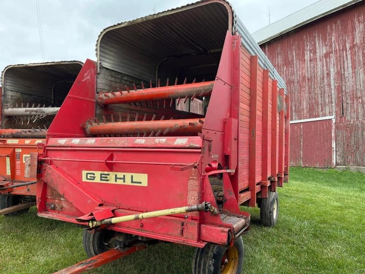 Gehl 910 Harvesting Forage Wagons for Sale | Tractor Zoom