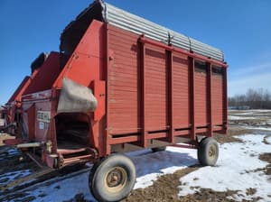 SOLD - Gehl 920 chopper box Harvesting | Tractor Zoom