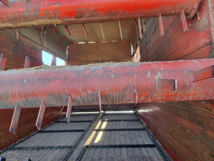 Gehl 920 Harvesting Forage Wagons for Sale | Tractor Zoom