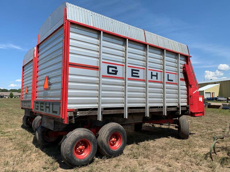 Gehl 970 Harvesting Forage Wagons for Sale | Tractor Zoom