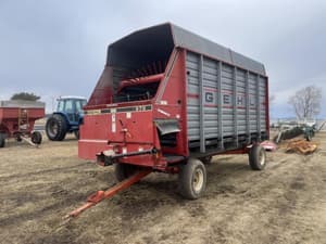 SOLD - Gehl 970 Chopper Box 16' Harvesting | Tractor Zoom