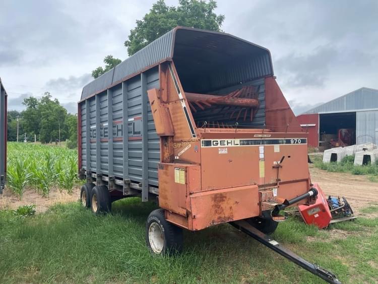 Gehl 970 Harvesting Forage Wagons for Sale | Tractor Zoom