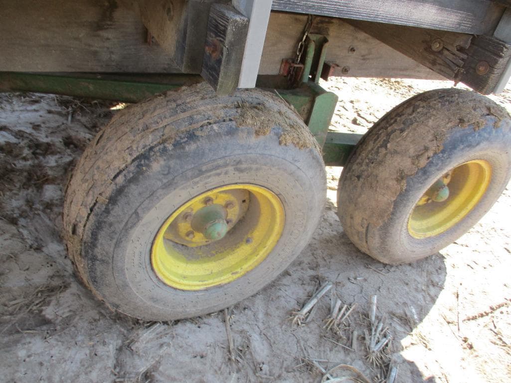 Gehl 970 Harvesting Forage Wagons for Sale | Tractor Zoom