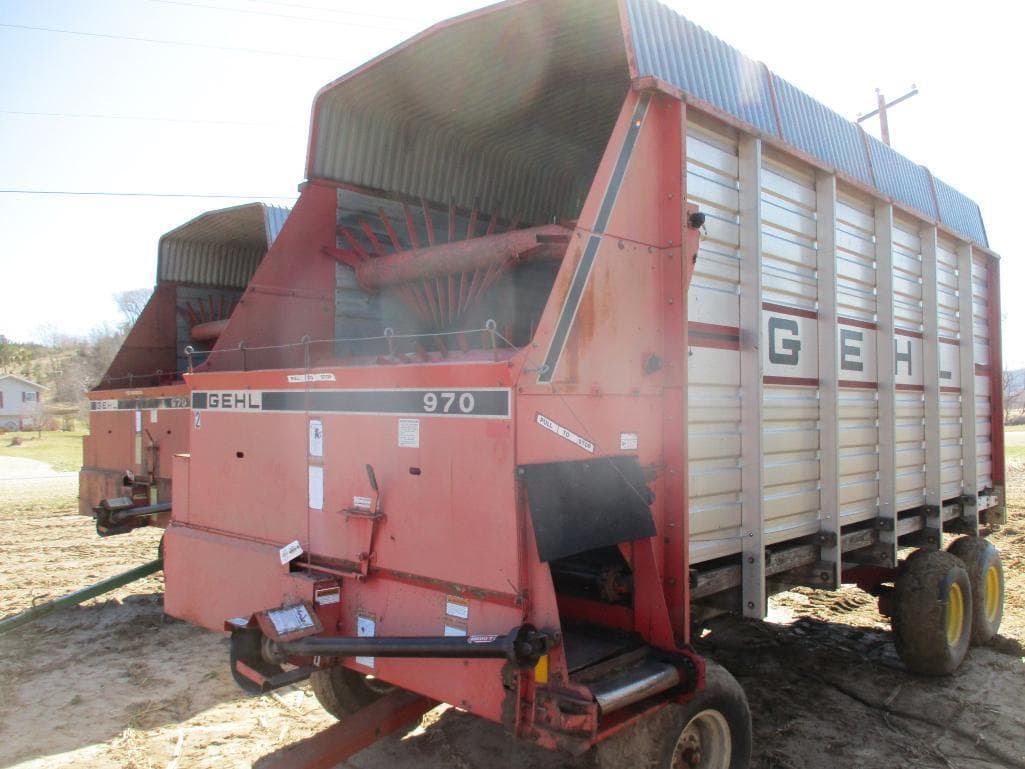 Gehl 970 Harvesting Forage Wagons for Sale | Tractor Zoom