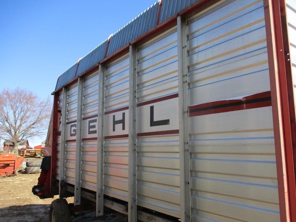 Gehl 970 Harvesting Forage Wagons for Sale | Tractor Zoom