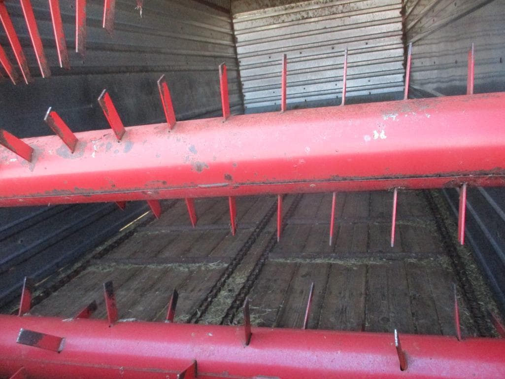 Gehl 970 Harvesting Forage Wagons for Sale | Tractor Zoom