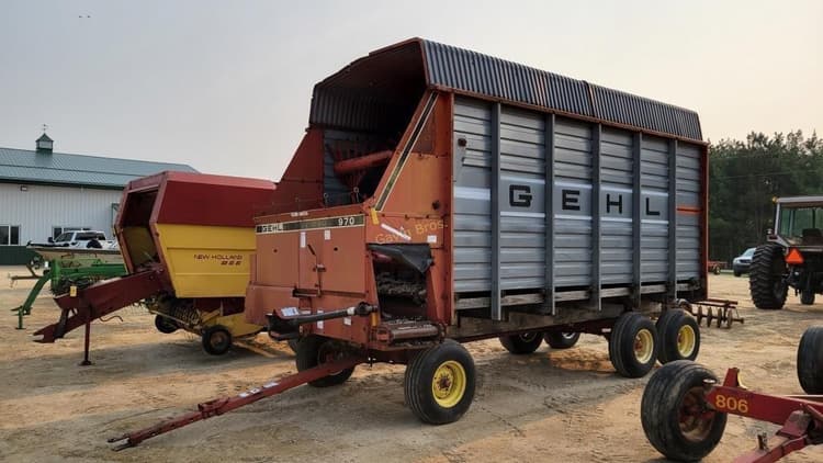 Gehl 970 Harvesting Forage Wagons for Sale | Tractor Zoom