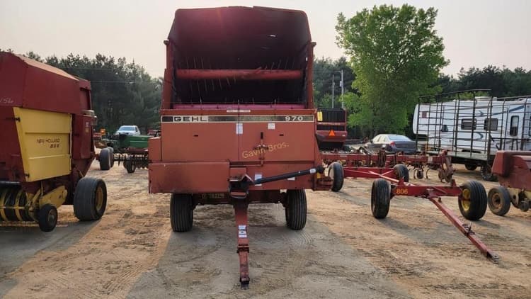 Gehl 970 Harvesting Forage Wagons for Sale | Tractor Zoom