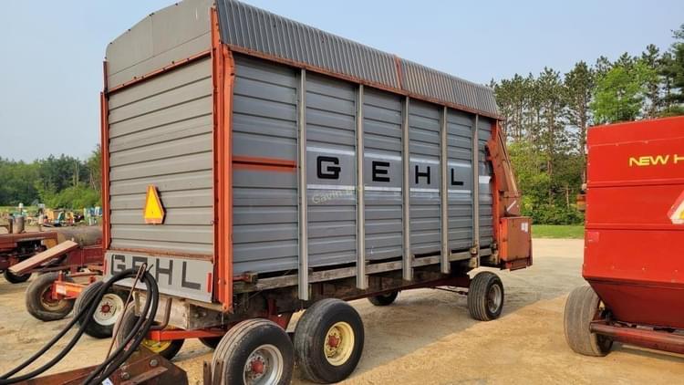 Gehl 970 Harvesting Forage Wagons for Sale | Tractor Zoom