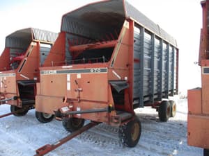 SOLD - Gehl 970 Chopper Box, SN: 44301 Harvesting | Tractor Zoom