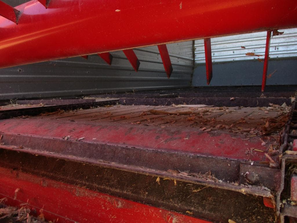 Gehl BU970 Harvesting Forage Wagons for Sale | Tractor Zoom