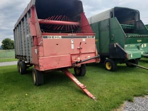 SOLD - Gehl 970 Forage Wagon Lot No. 633 Harvesting | Tractor Zoom