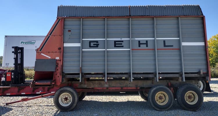Gehl 970 Harvesting Forage Wagons for Sale | Tractor Zoom