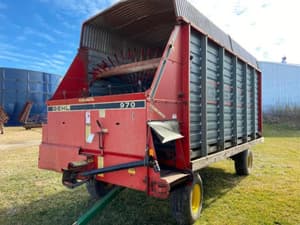 SOLD - Gehl 970 silage wagon Harvesting | Tractor Zoom