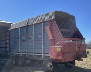 SOLD - GEHL 970 Tandem Silage Wagon, Slip Tongue Harvesting | Tractor Zoom