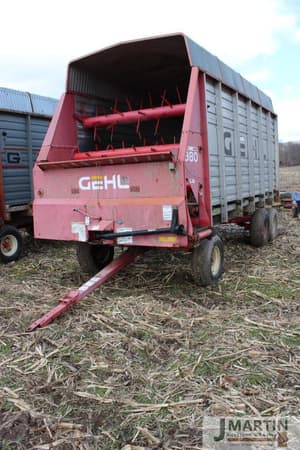 SOLD - Gehl 980 18' forage wagon Harvesting | Tractor Zoom