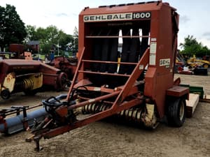 SOLD - Gehl 1600 Hay and Forage with --- Bales | Tractor Zoom