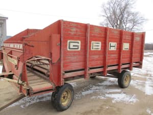 SOLD - Gehl BU810 Chopper Box Harvesting | Tractor Zoom