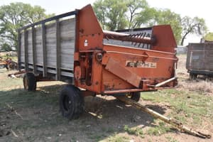 SOLD - Gehl Feed Wagon Harvesting | Tractor Zoom
