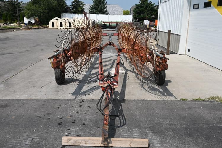 Gehl 520 Hay and Forage Hay - Rakes/Tedders for Sale | Tractor Zoom