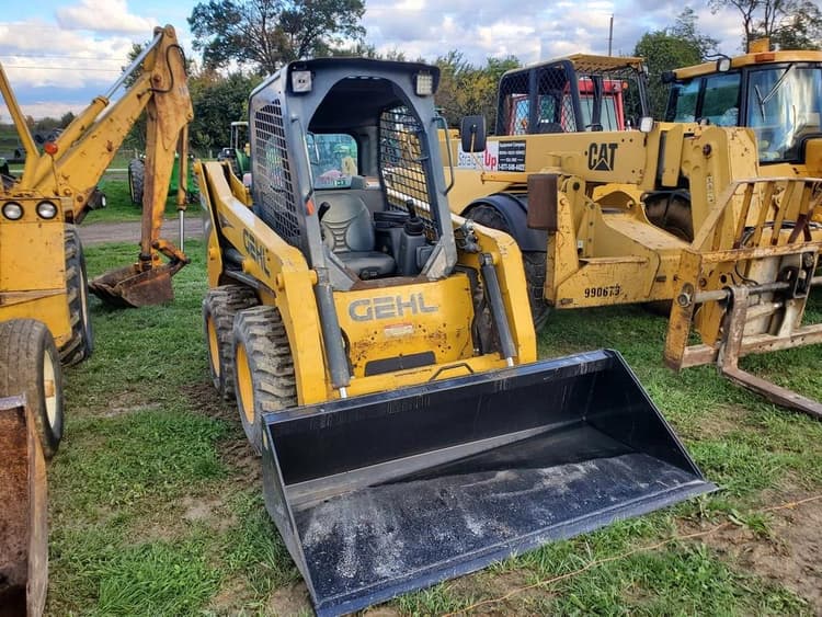 Gehl R220 Construction Skid Steers for Sale | Tractor Zoom