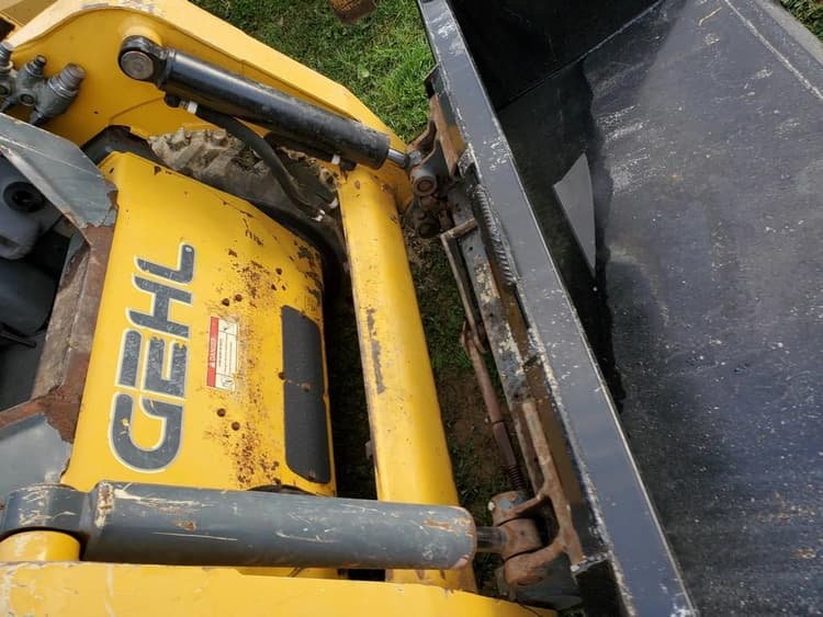 Gehl R220 Construction Skid Steers for Sale | Tractor Zoom