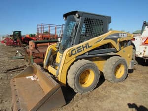 SOLD - Gehl V330 Lot No. 6051 Construction with 1,231 Hrs | Tractor Zoom