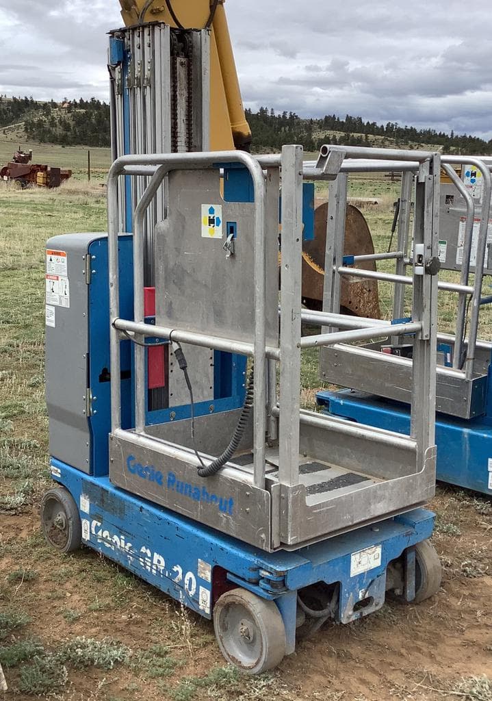 Genie GR-20 Construction Aerial Lifts for Sale | Tractor Zoom