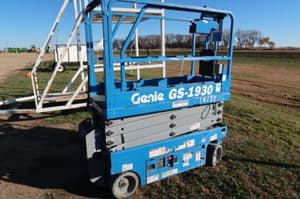 SOLD - Genie GS-1930 Lot No. 256 Construction with 99 Hrs | Tractor Zoom