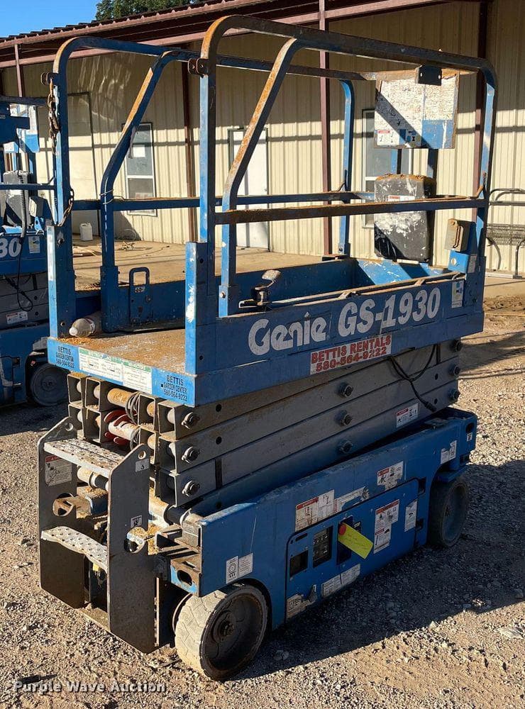 SOLD - Genie GS-1930 Construction Aerial Lifts | Tractor Zoom